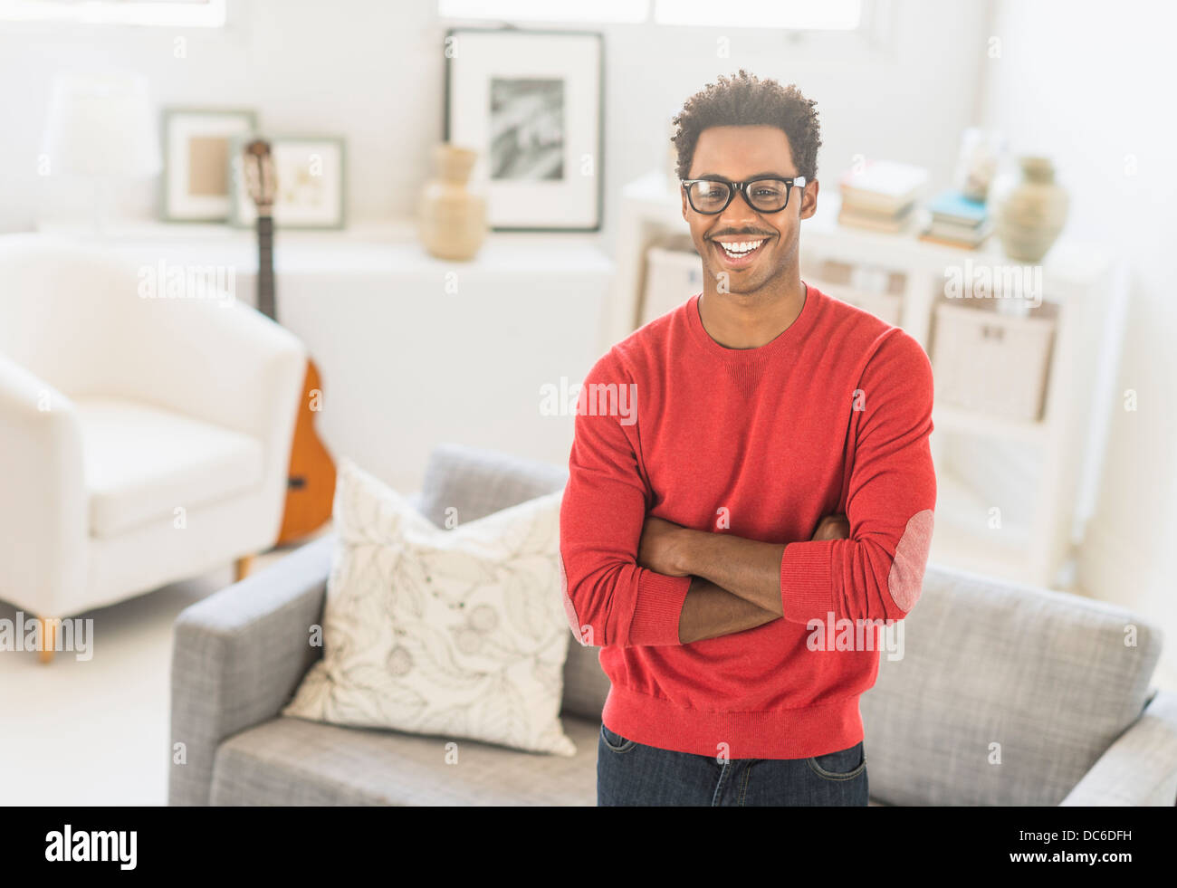 Person mit brille -Fotos und -Bildmaterial in hoher Auflösung – Alamy