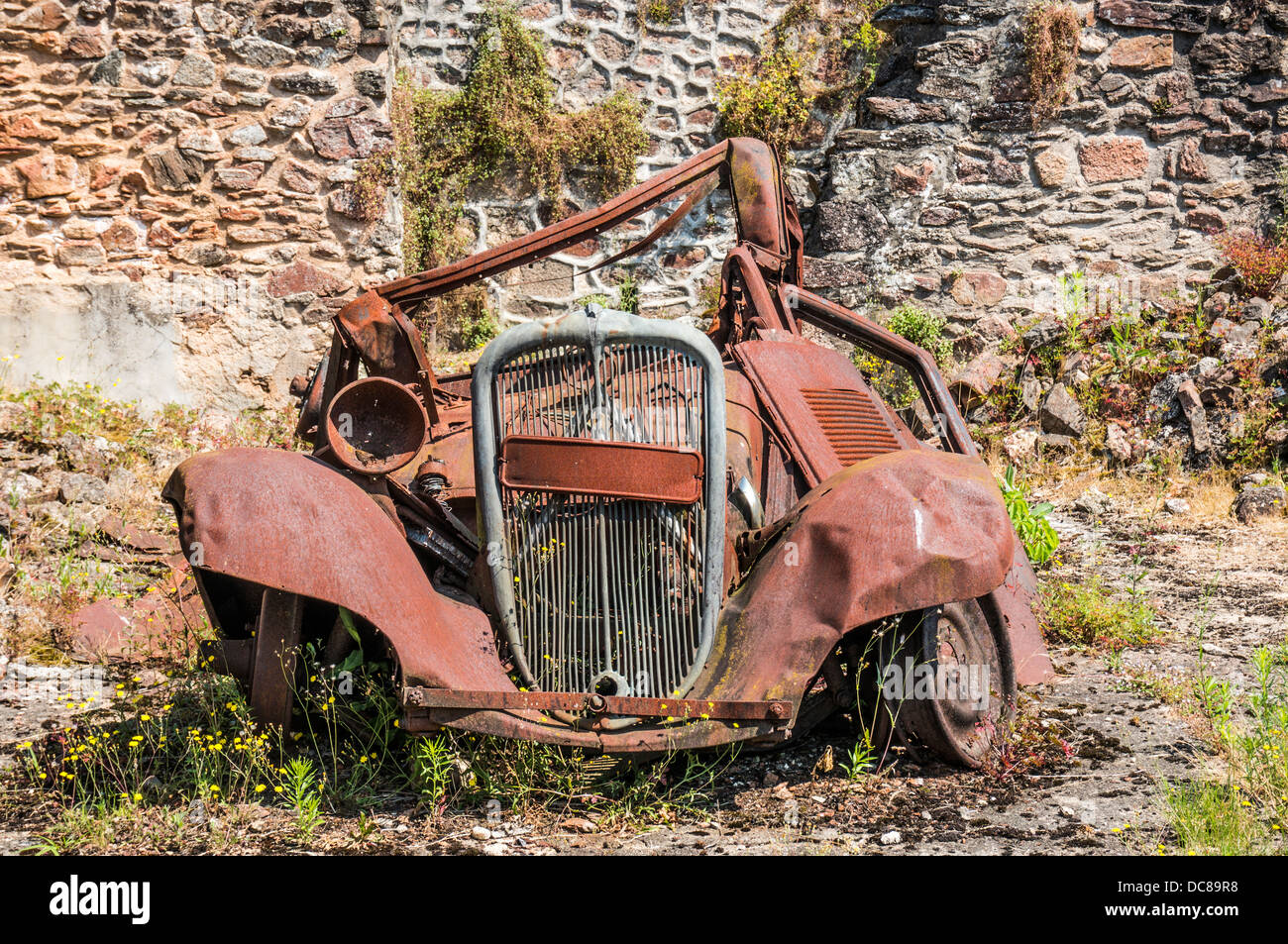 Oradour sur glane car -Fotos und -Bildmaterial in hoher Auflösung – Alamy
