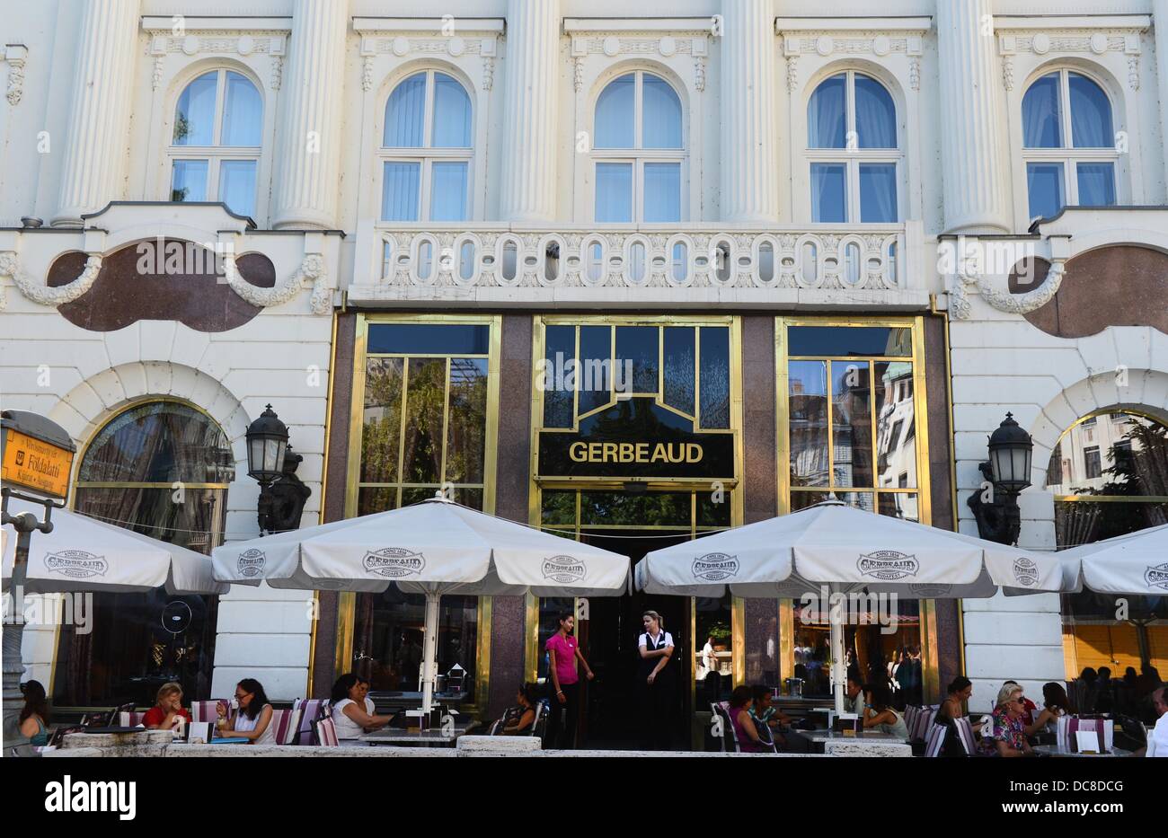 Famous gerbeaud café in budapest -Fotos und -Bildmaterial in hoher ...