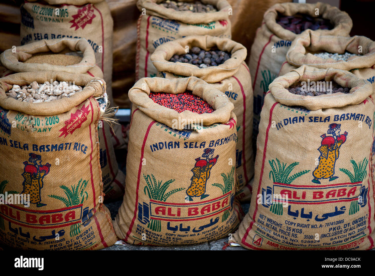 Mit taschen -Fotos und -Bildmaterial in hoher Auflösung – Alamy
