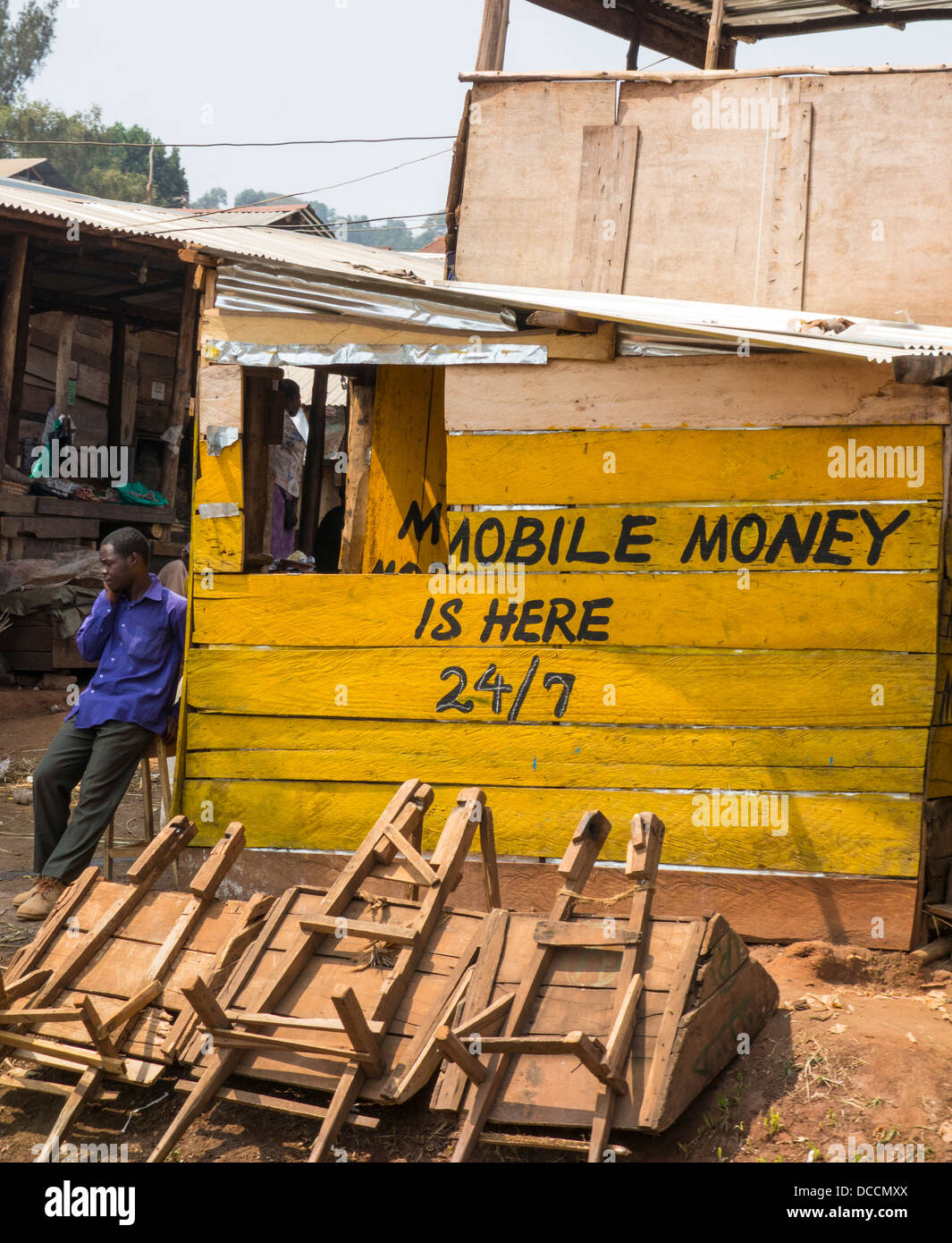 Mobile money -Fotos und -Bildmaterial in hoher Auflösung – Alamy