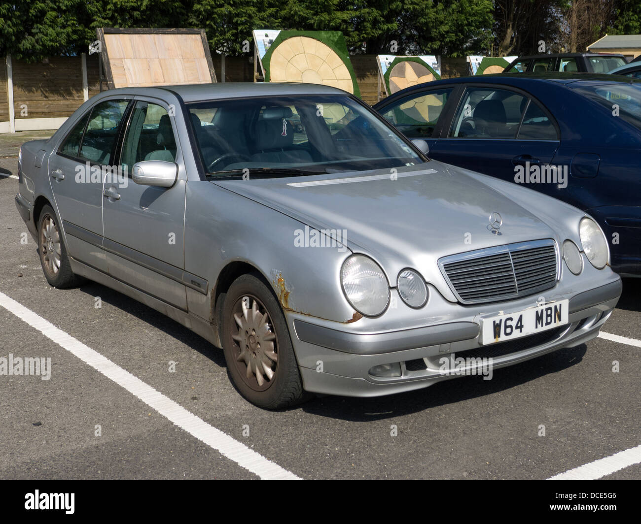 W210 mercedes -Fotos und -Bildmaterial in hoher Auflösung – Alamy