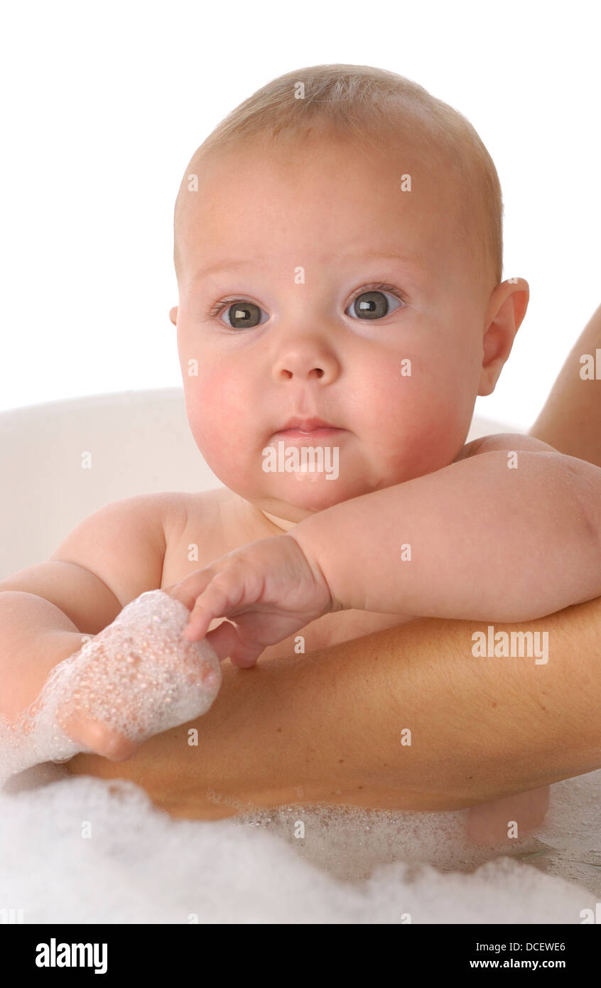 Kind mädchen in badewanne -Fotos und -Bildmaterial in hoher Auflösung ...