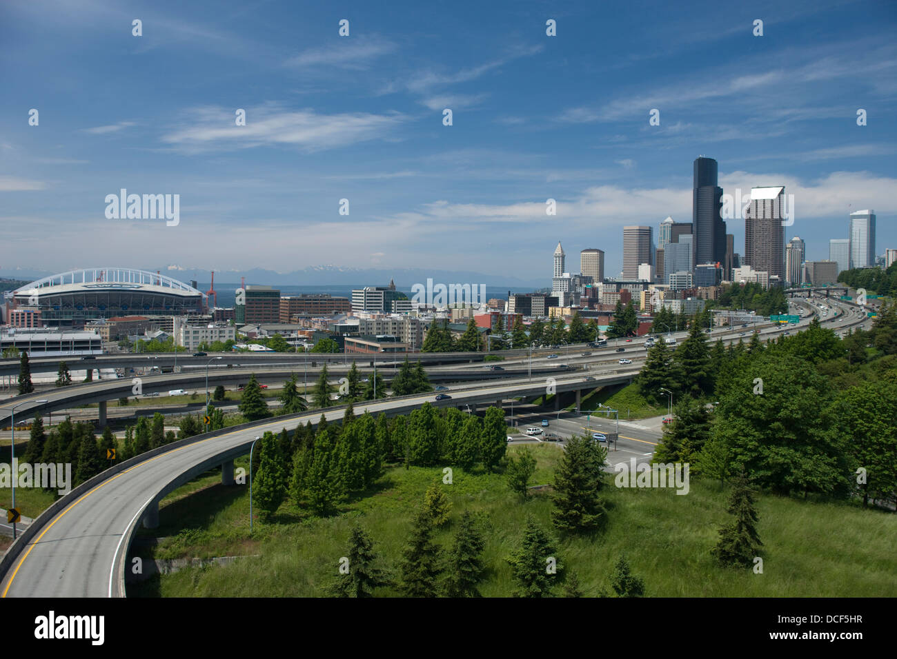 ROUTE 5 INTERSTATE-HIGHWAY SKYLINE VON DOWNTOWN SEATTLE WASHINGTON ...