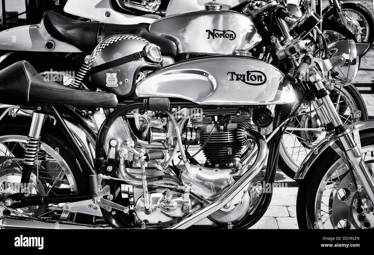 Triton café racer motorrad -Fotos und -Bildmaterial in hoher Auflösung ...