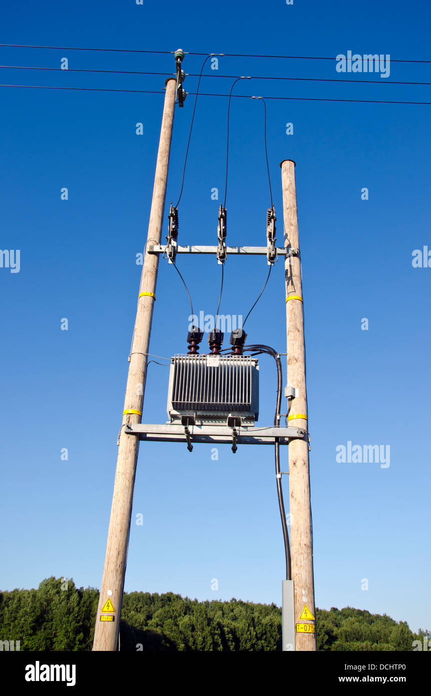 Holz strommast -Fotos und -Bildmaterial in hoher Auflösung - Seite 3 ...