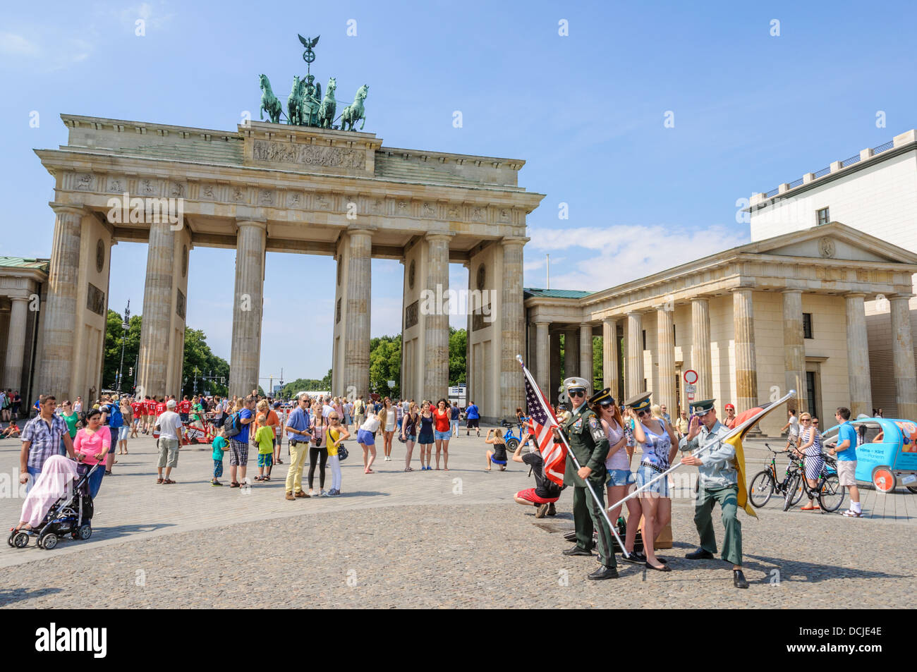 Brandenburger tor in b -Fotos und -Bildmaterial in hoher Auflösung – Alamy