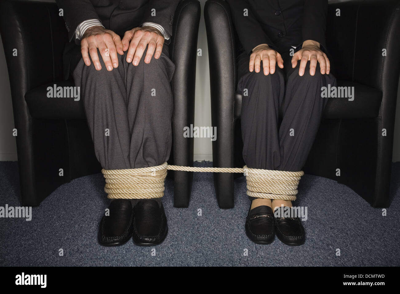 Gefesselt geknebelt -Fotos und -Bildmaterial in hoher Auflösung – Alamy