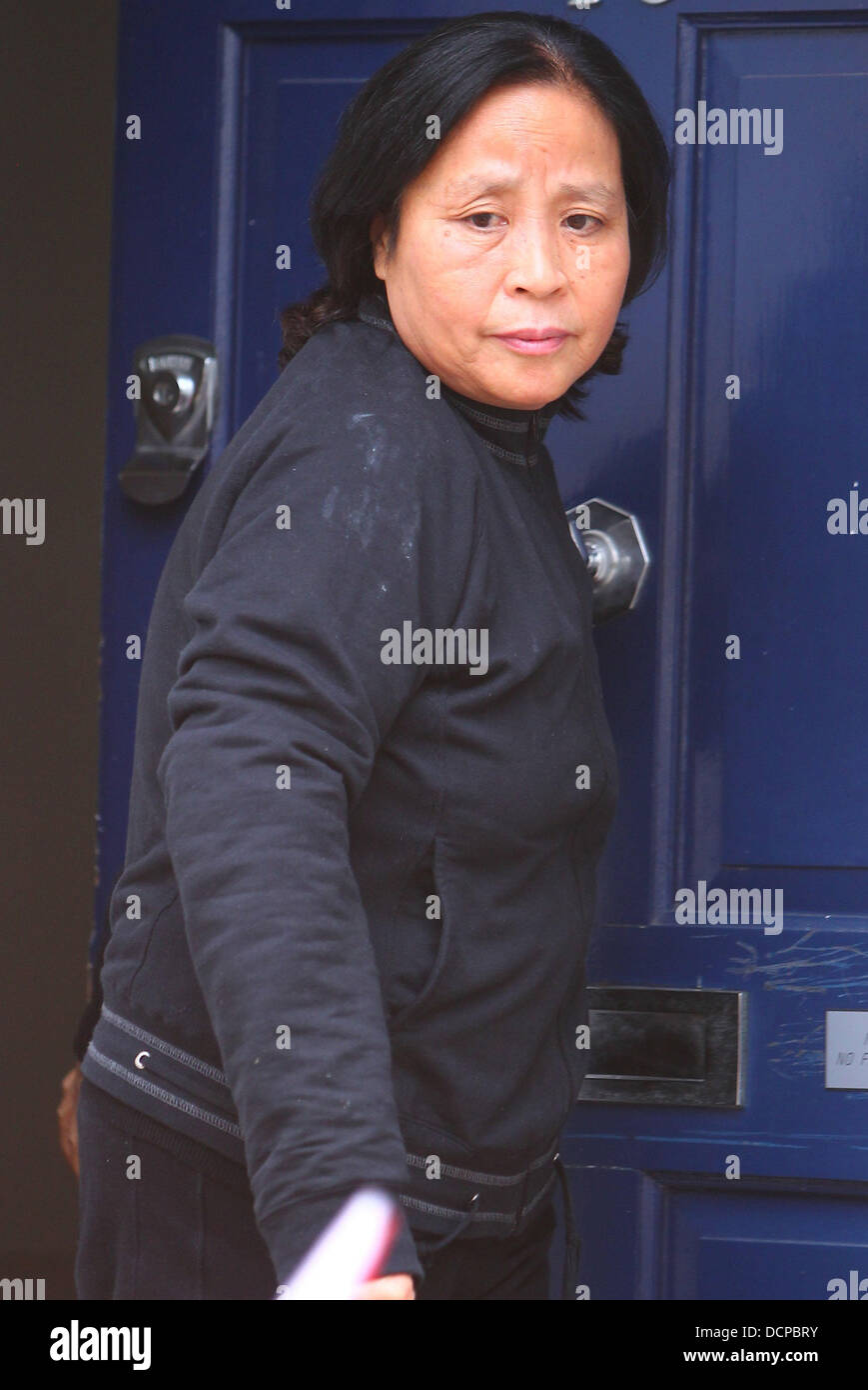 Tinglan hong outside daughters house -Fotos und -Bildmaterial in hoher ...