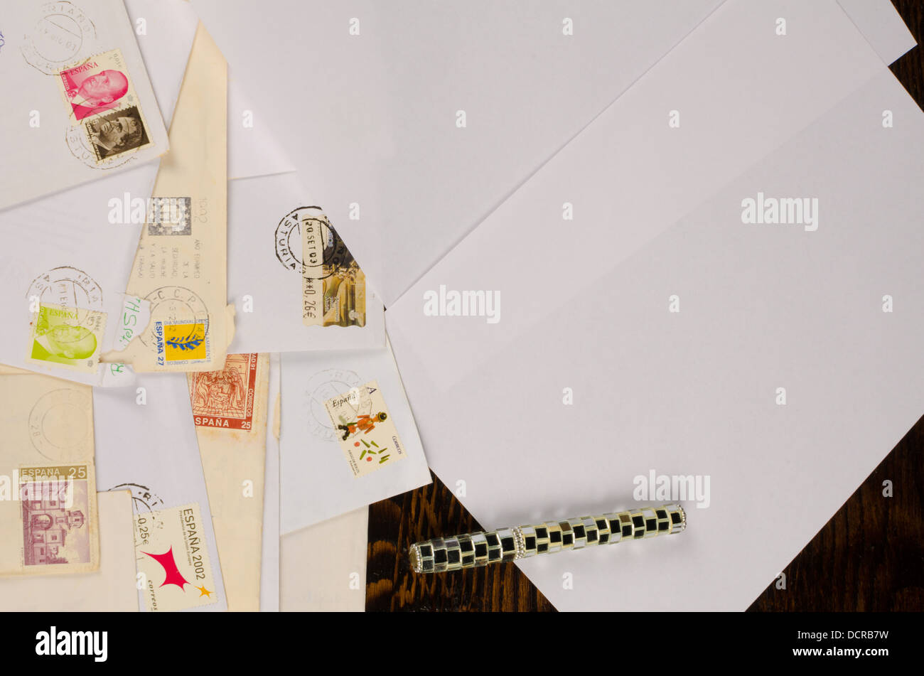 Briefe antike schreibfeder -Fotos und -Bildmaterial in hoher Auflösung ...