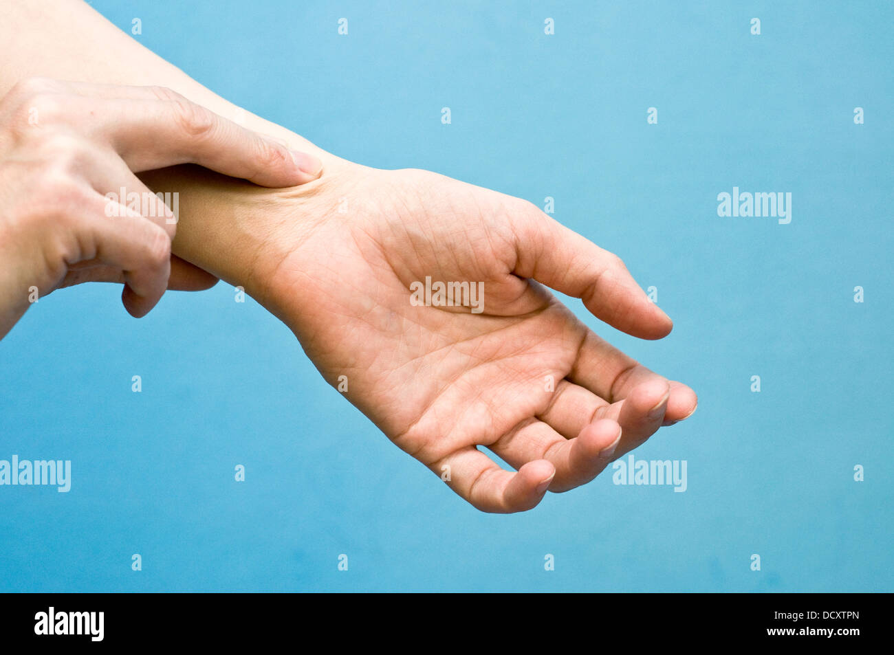 Pulse diagnosis -Fotos und -Bildmaterial in hoher Auflösung – Alamy