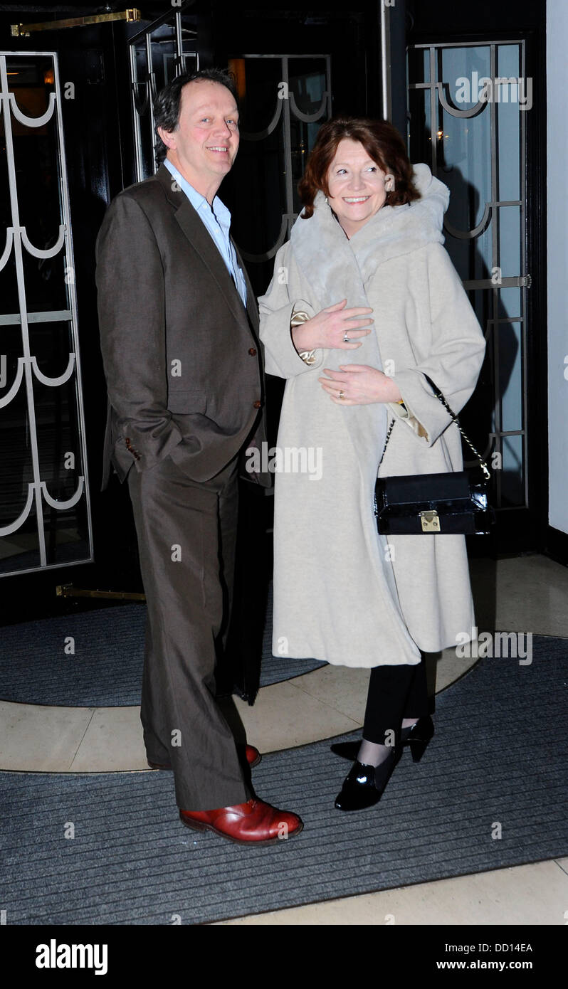 Kevin whately -Fotos und -Bildmaterial in hoher Auflösung – Alamy