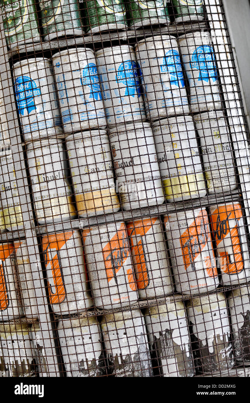 Viele bierdosen -Fotos und -Bildmaterial in hoher Auflösung – Alamy