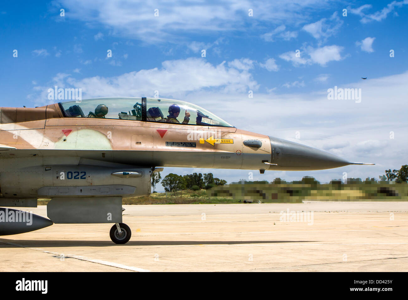 Israelische Luftwaffe (IAF) Kampfjet F - 16D (Barak) im Flug ...