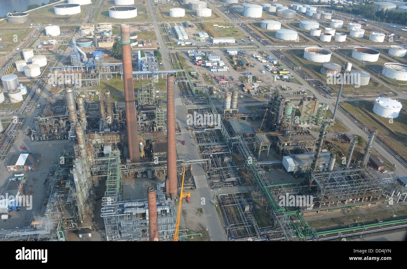 Shell refinery hamburg -Fotos und -Bildmaterial in hoher Auflösung – Alamy