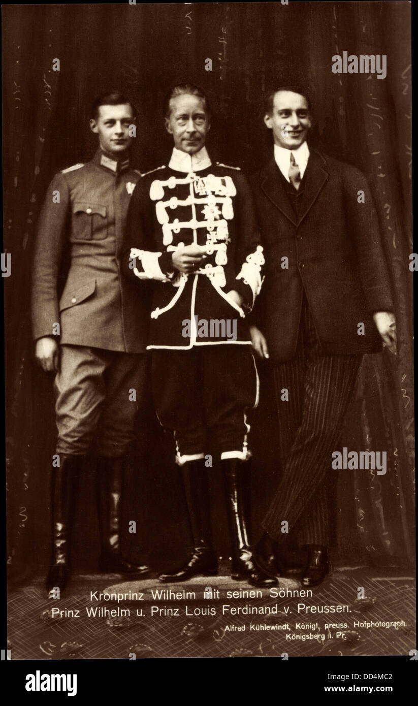 AK Kronprinz Wilhelm Mit Prinz Wilhelm Und Prinz Louis Ferdinand von Preußen Stockfotografie - Alamy