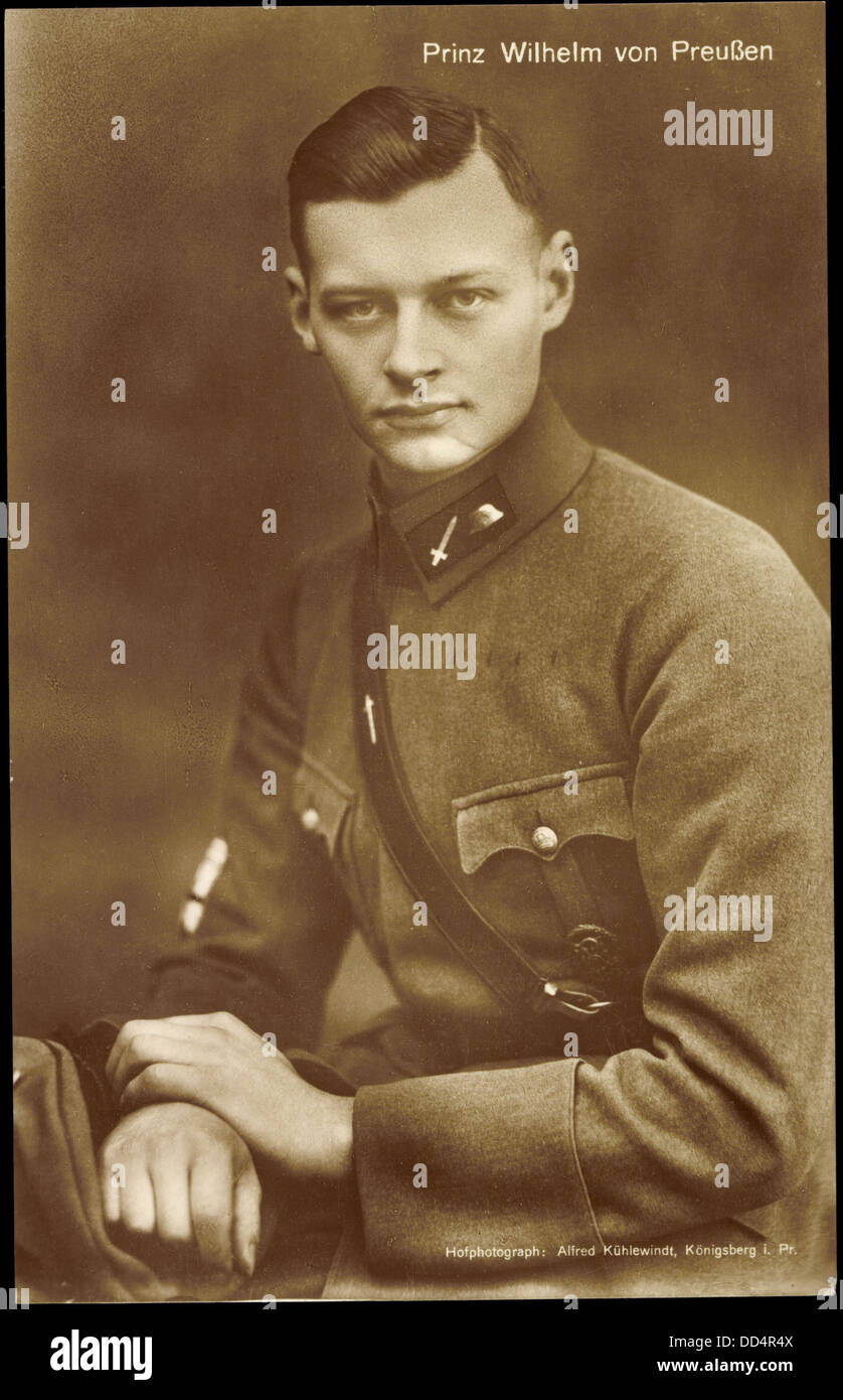 Stahlhelm uniform -Fotos und -Bildmaterial in hoher Auflösung – Alamy