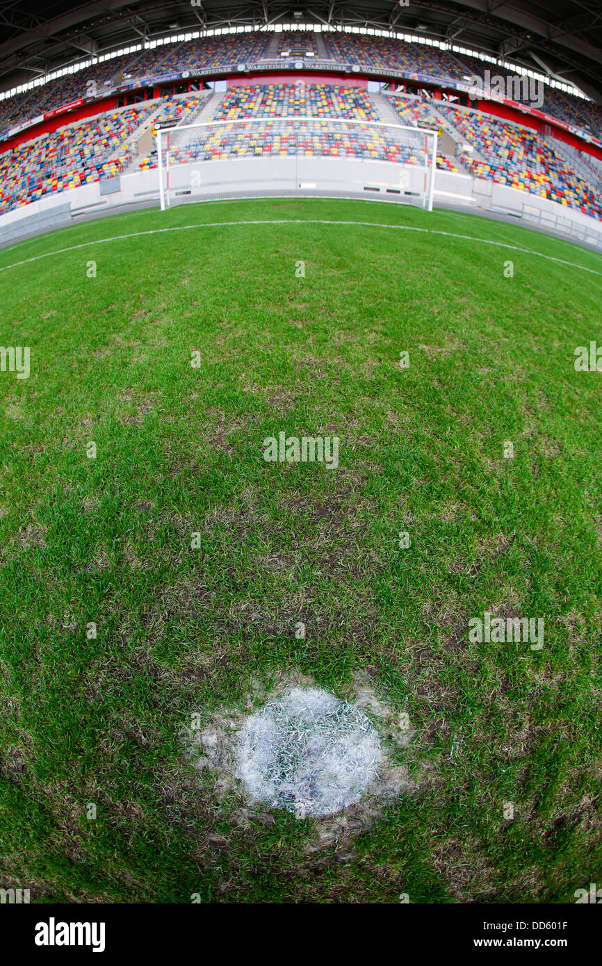 Düsseldorfer stadion -Fotos und -Bildmaterial in hoher Auflösung – Alamy