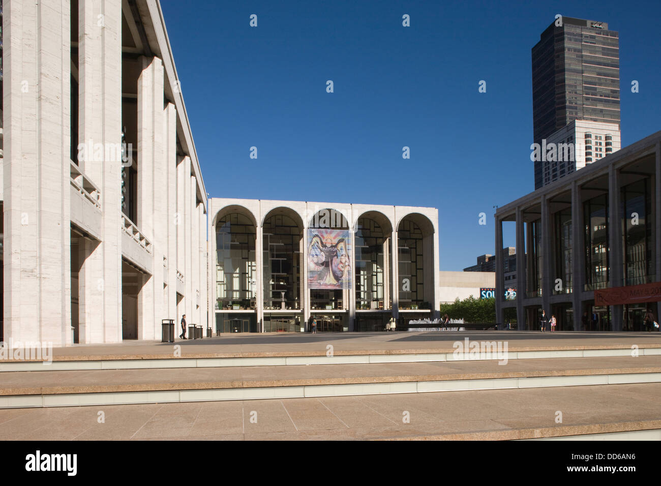 METROPOLITAN OPERA HOUSE (©WALLACE HARRISON 1966) MAIN PLAZA LINCOLN ...
