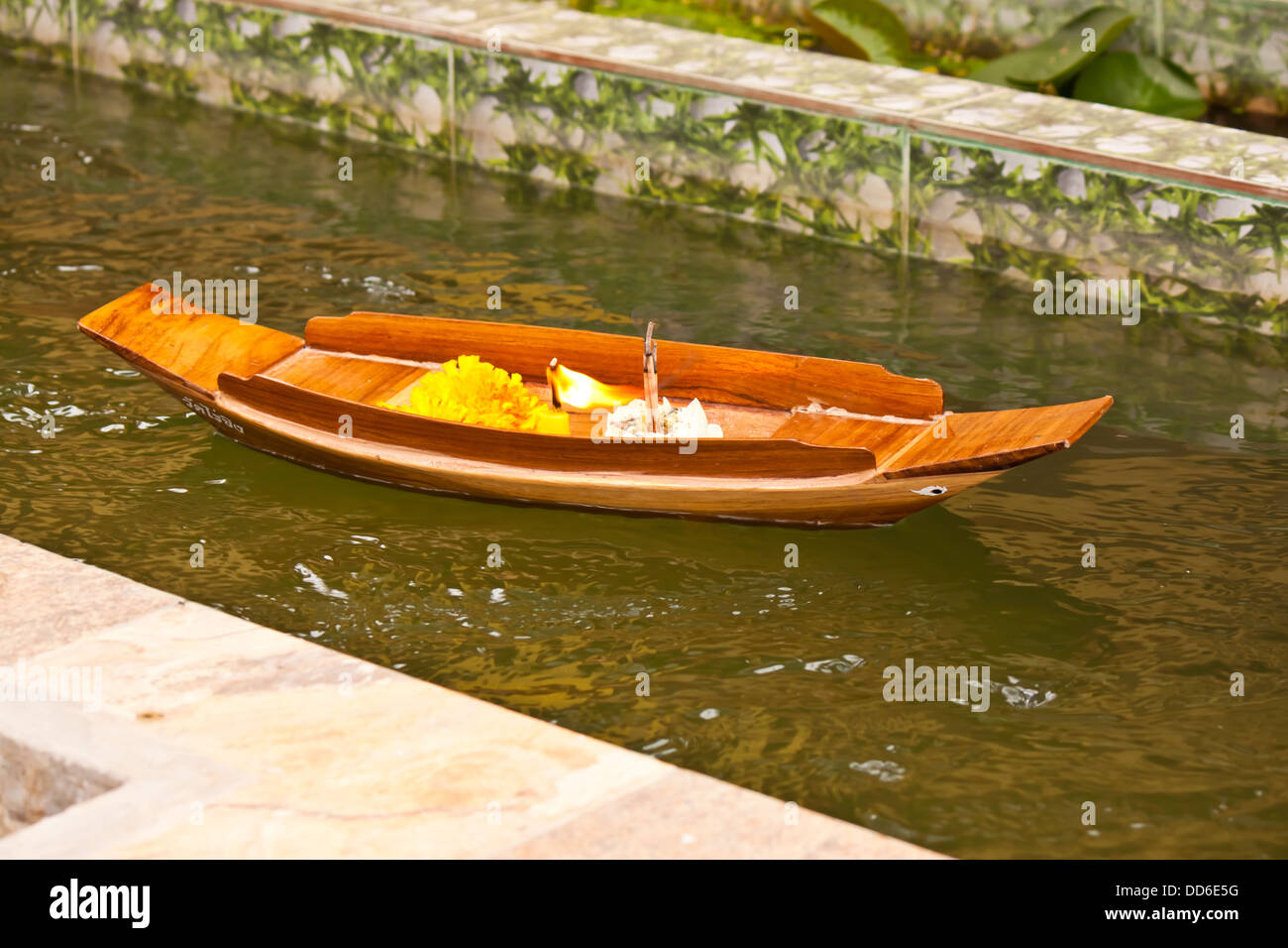 Kleines boot -Fotos und -Bildmaterial in hoher Auflösung – Alamy
