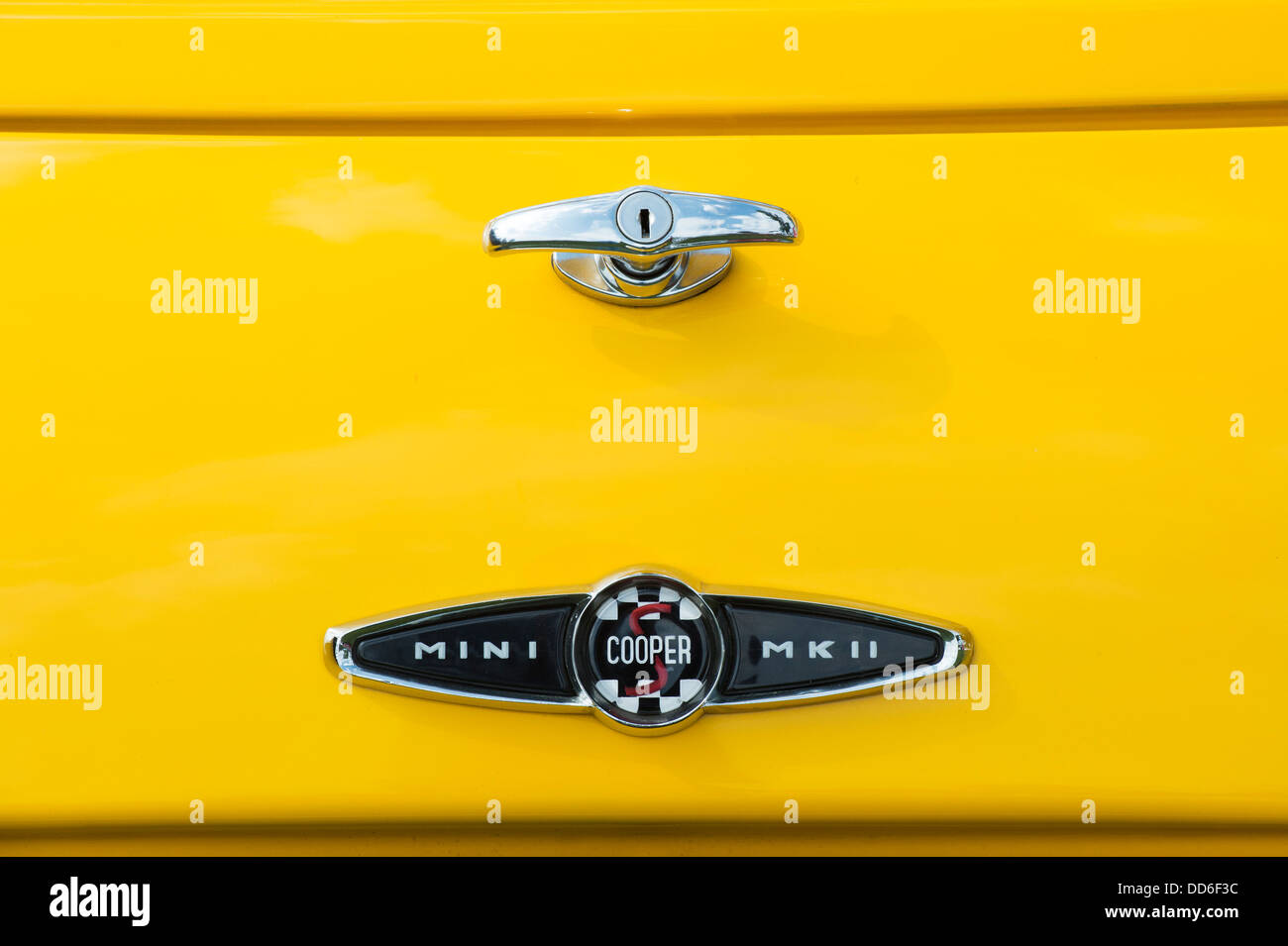 Mini cooper mk 2 -Fotos und -Bildmaterial in hoher Auflösung – Alamy