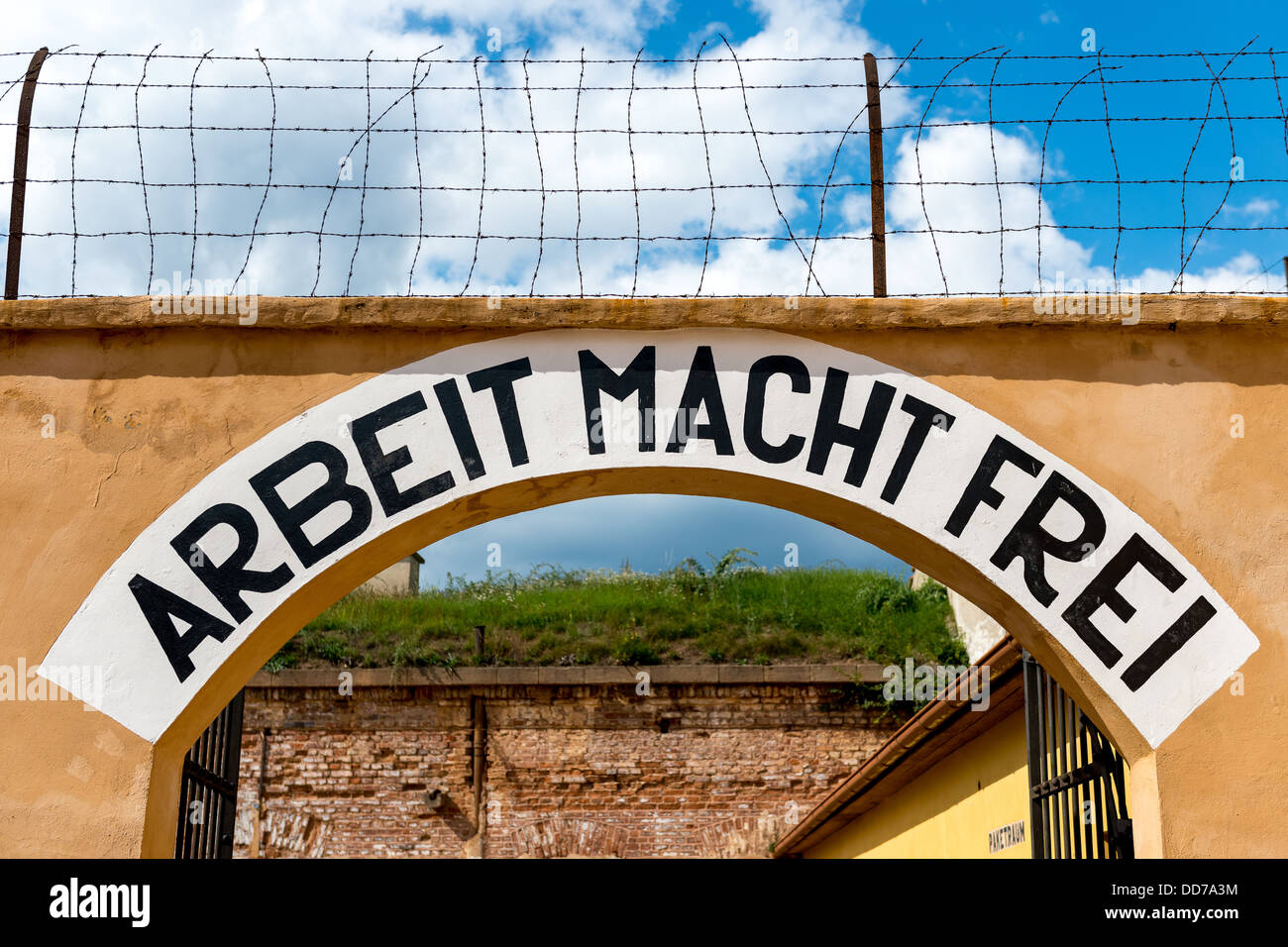 Arbeit macht frei tor -Fotos und -Bildmaterial in hoher Auflösung – Alamy