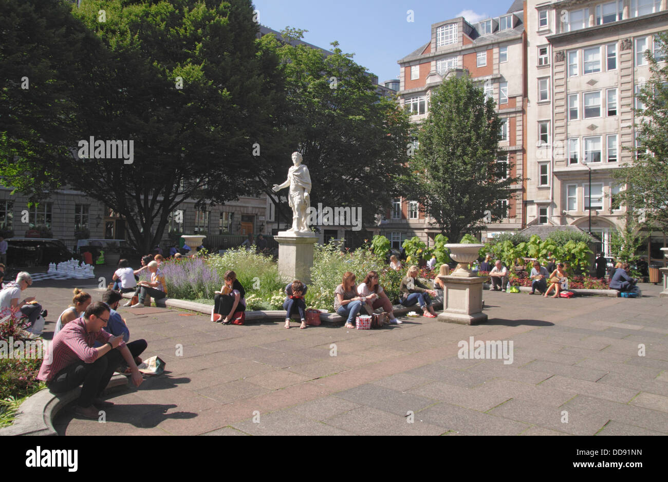 Golden square london -Fotos und -Bildmaterial in hoher Auflösung – Alamy