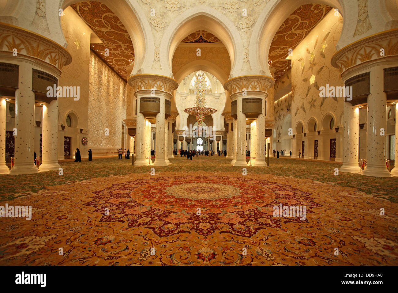 Innen shaikh zayed moschee abu dhabi -Fotos und -Bildmaterial in hoher ...