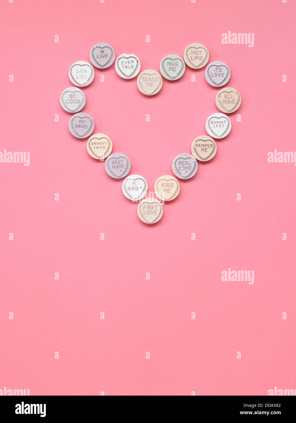Rosa herz hintergrund -Fotos und -Bildmaterial in hoher Auflösung – Alamy