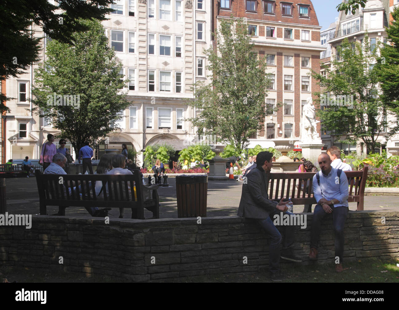 Golden square london -Fotos und -Bildmaterial in hoher Auflösung – Alamy