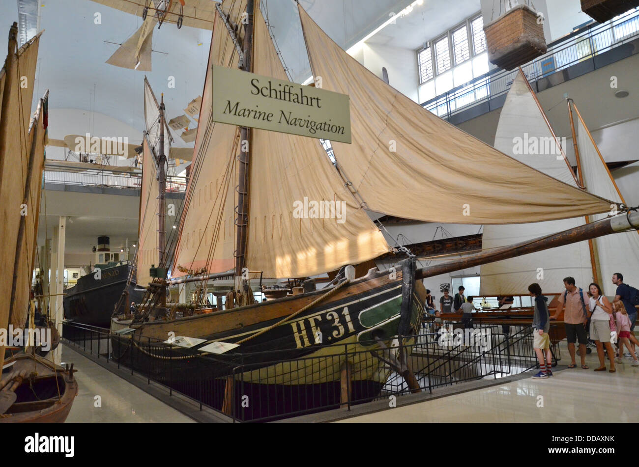 Das Deutsche Museum in München ist das größte Museum für Wissenschaft ...
