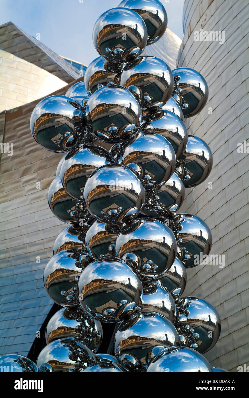 Anish Kapoor Skulptur im Guggenheim Museum in Bilbao Vizcaya Spanien ...
