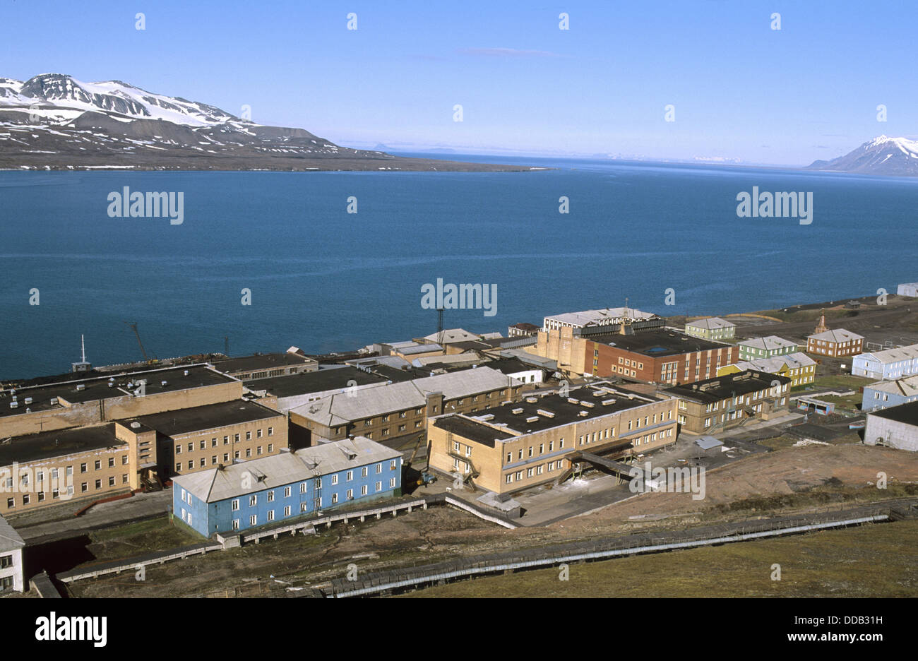 Barentsburg russian settlement svalbard spitsbergen -Fotos und ...
