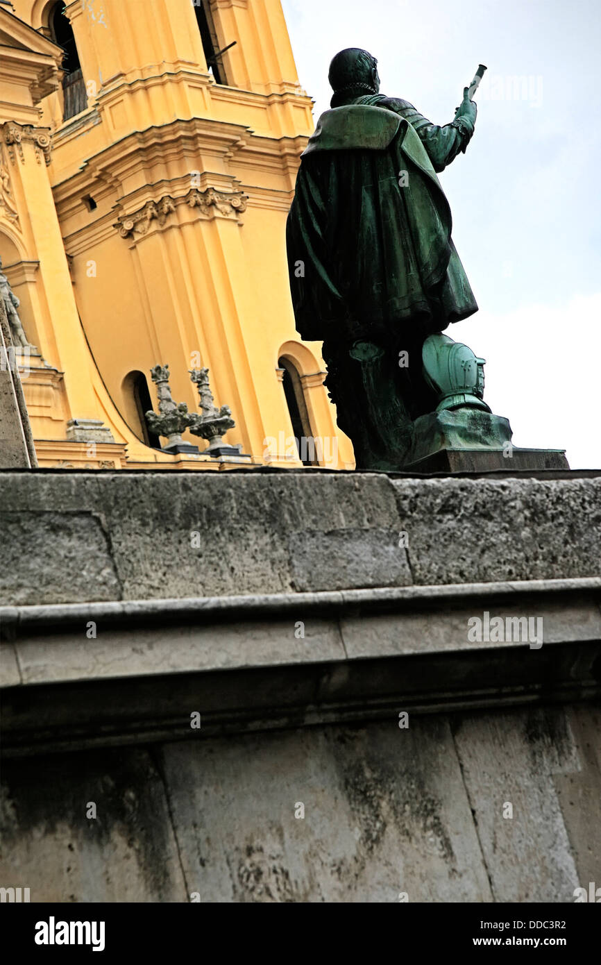 Feldherrnhalle geschichte -Fotos und -Bildmaterial in hoher Auflösung - Seite 2 - Alamy