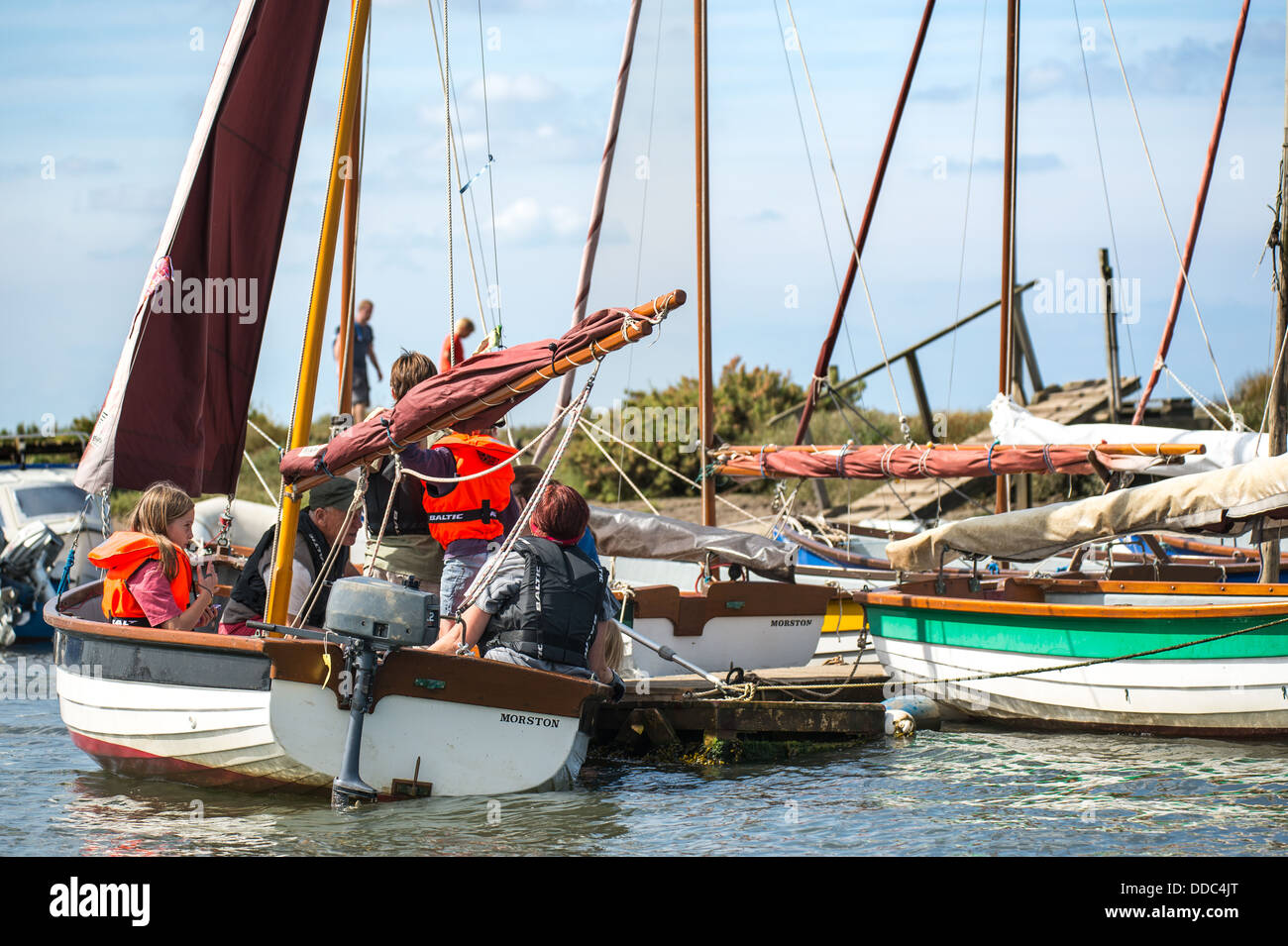 Ihr boot segeln -Fotos und -Bildmaterial in hoher Auflösung – Alamy