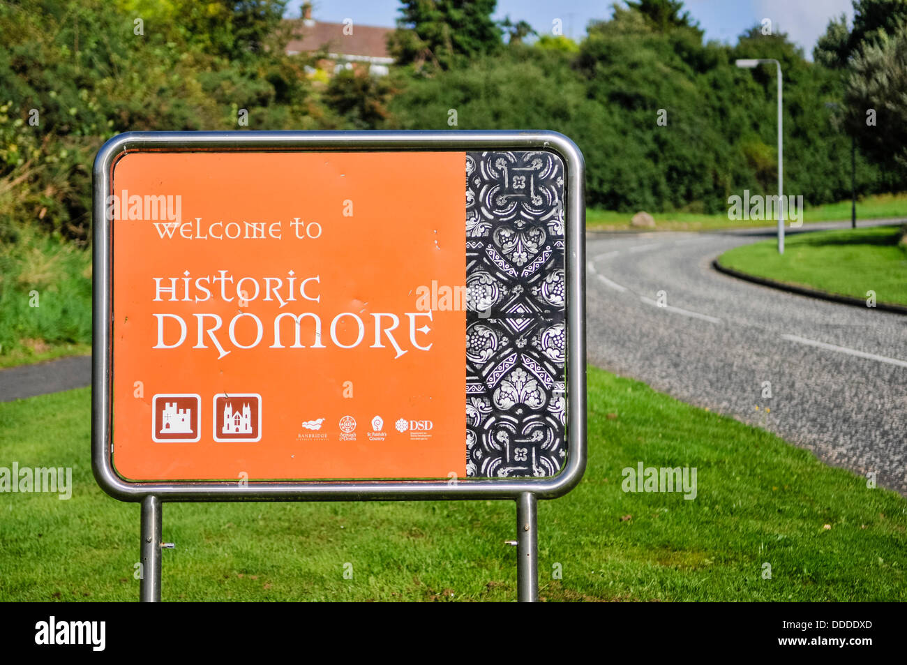 Besucher der Grafschaft Down Dorf von Dromore Verkehrszeichen ...