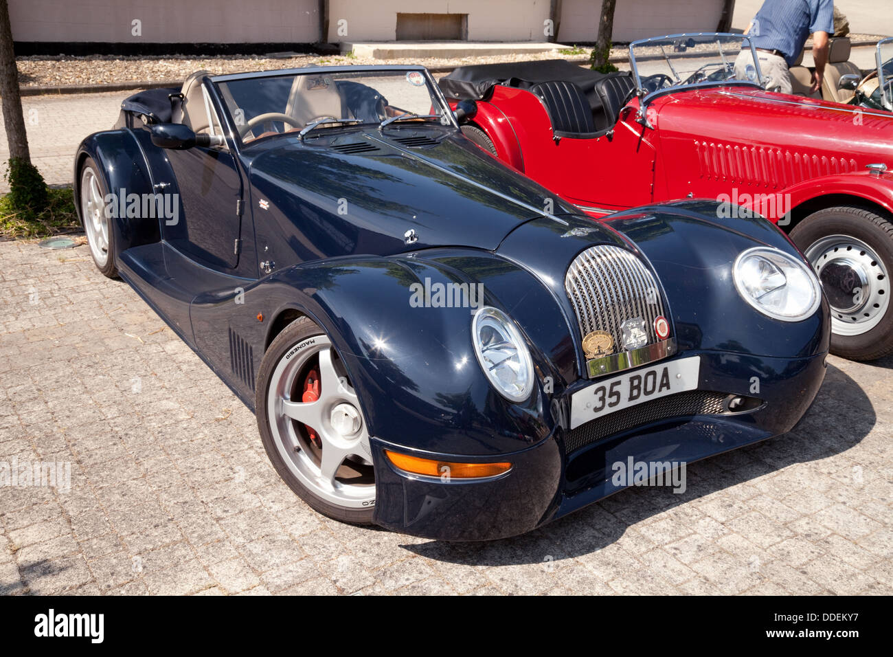 Moderne sportwagen -Fotos und -Bildmaterial in hoher Auflösung – Alamy