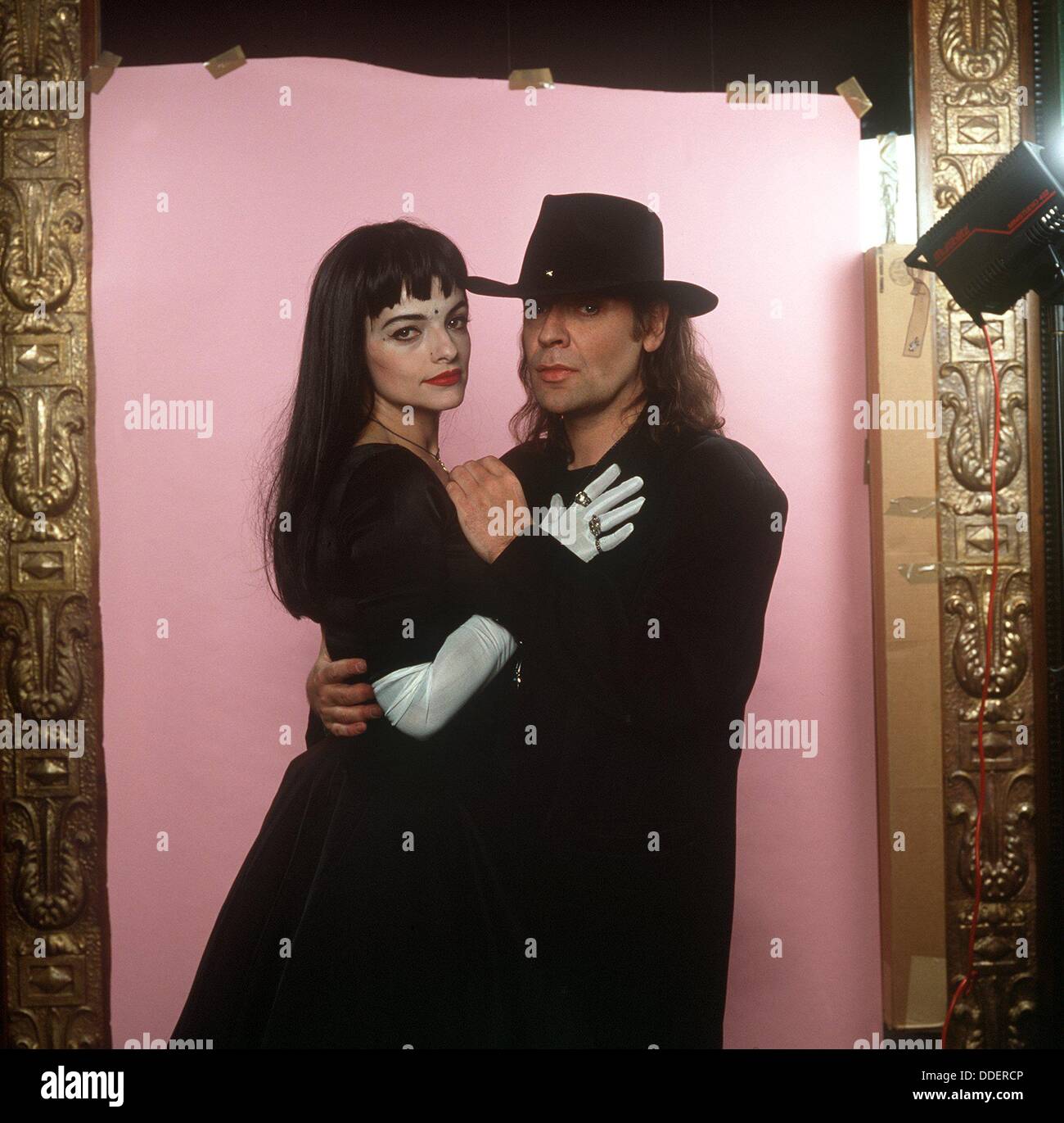 Deutsche Sängerin Nina Hagen mit Rockmusiker Udo Lindenberg als "Romeo ...