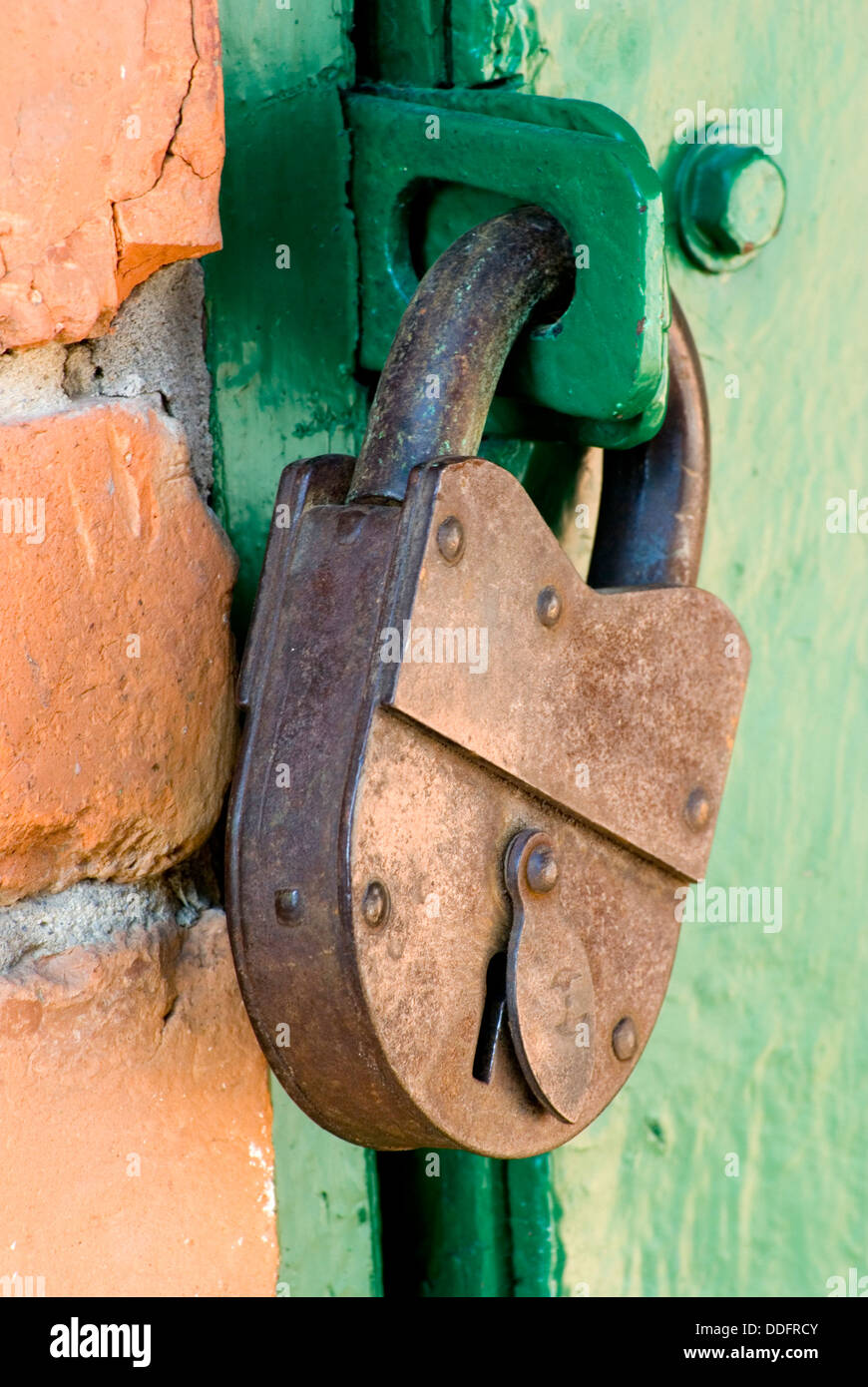 Korrosives metall Stockfotos und -bilder Kaufen - Alamy