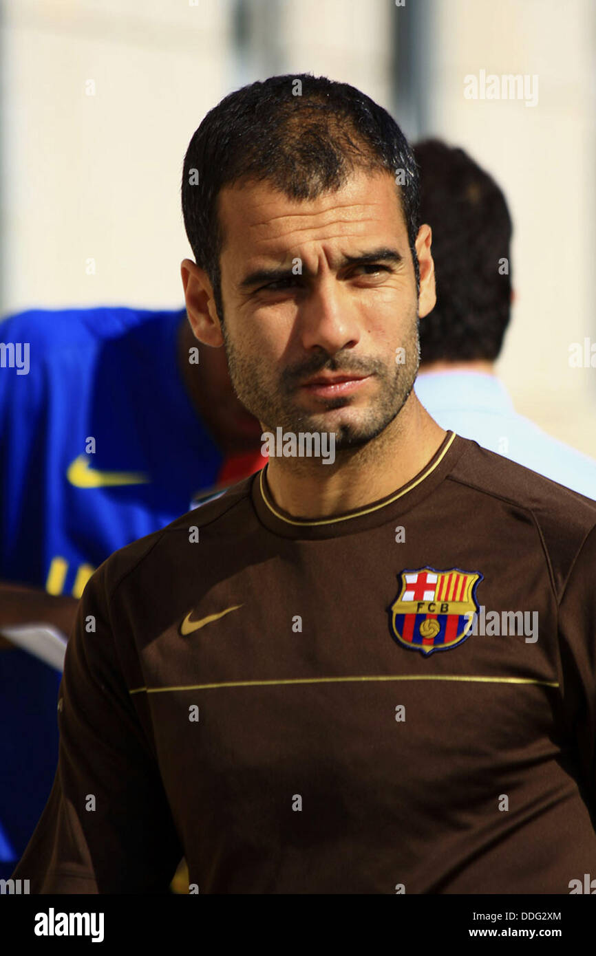 Pep guardiola training -Fotos und -Bildmaterial in hoher Auflösung – Alamy