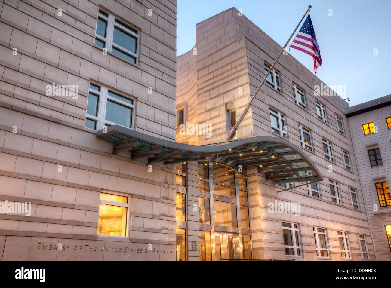 Amerikanische botschaft flagge -Fotos und -Bildmaterial in hoher ...
