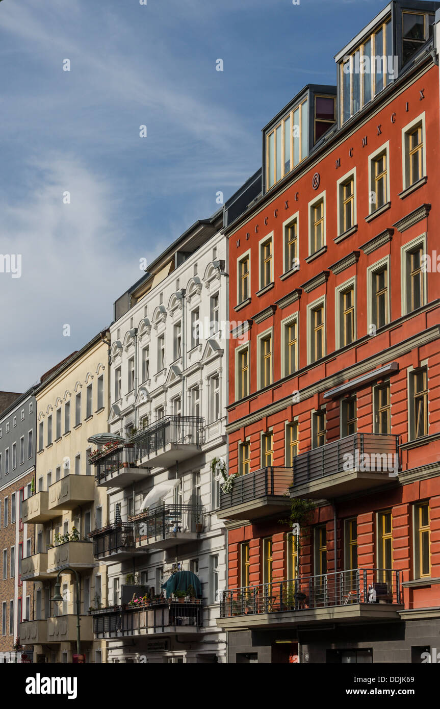 Neue wohnhäuser -Fotos und -Bildmaterial in hoher Auflösung – Alamy