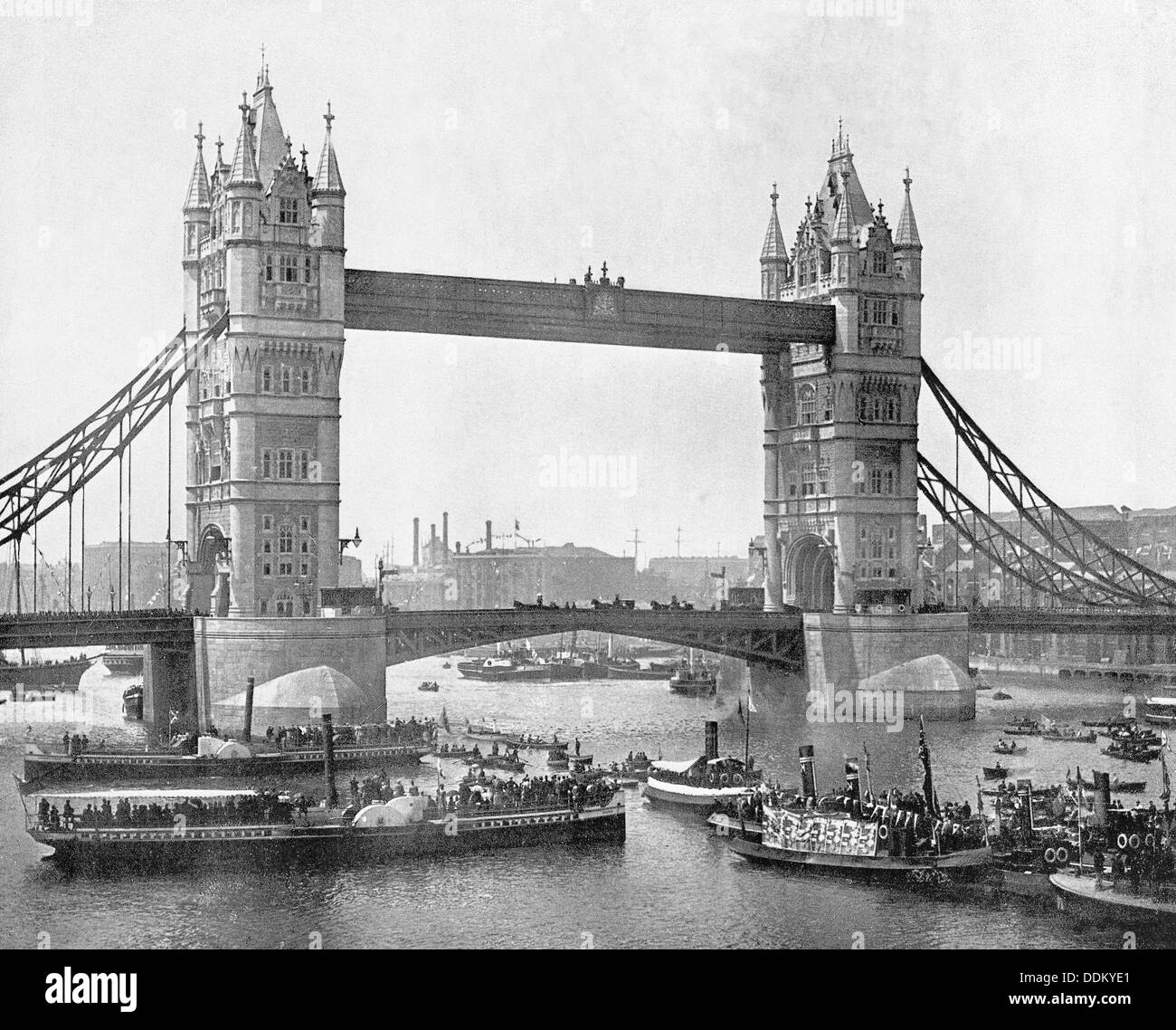 Eröffnung der Tower Bridge, Stepney, Tower Hamlets, London, 1894 ...