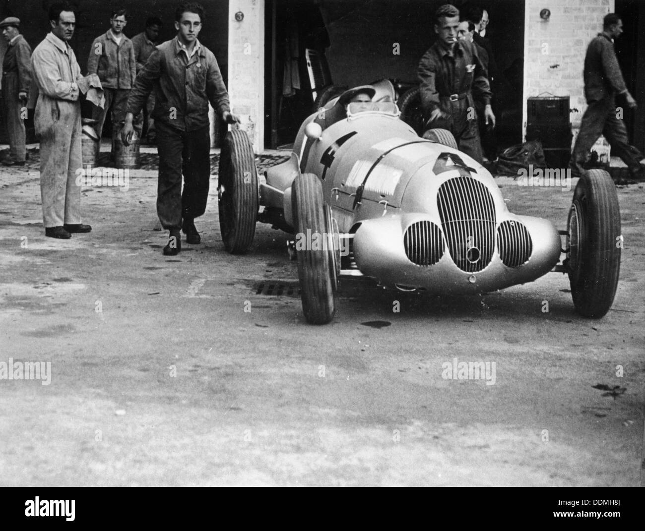 Mercedes benz w125 rennwagen -Fotos und -Bildmaterial in hoher ...