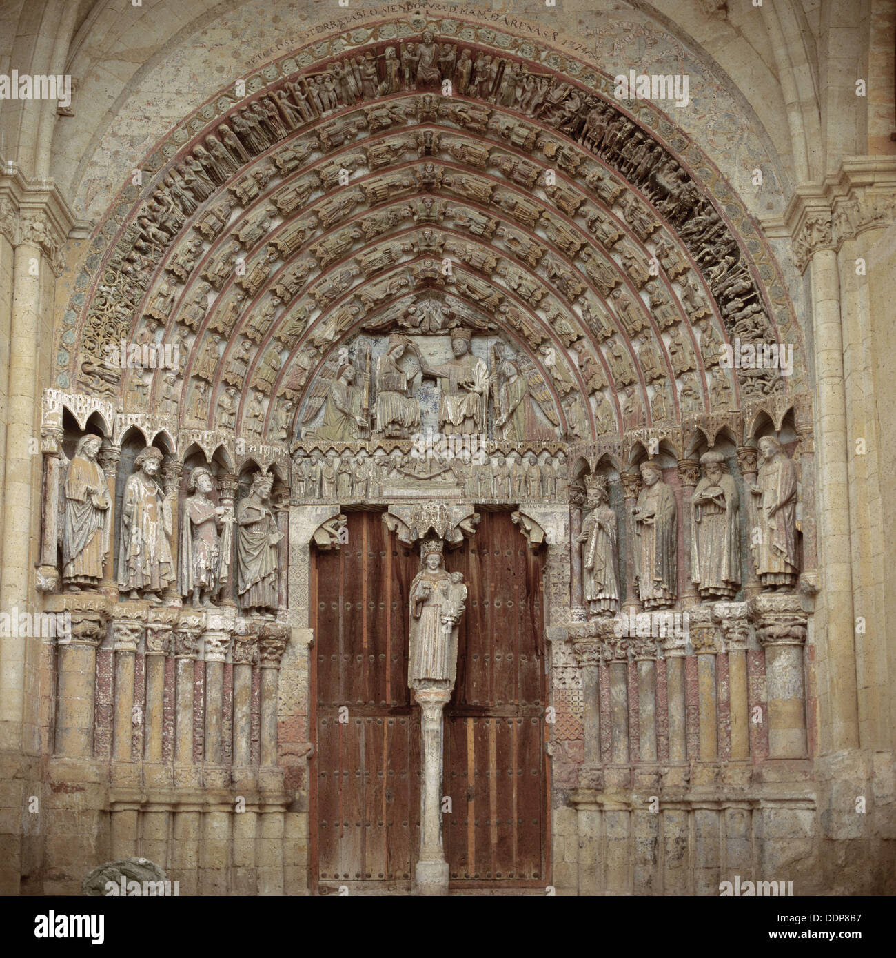 Romanischer portikus Stockfotos und -bilder Kaufen - Alamy
