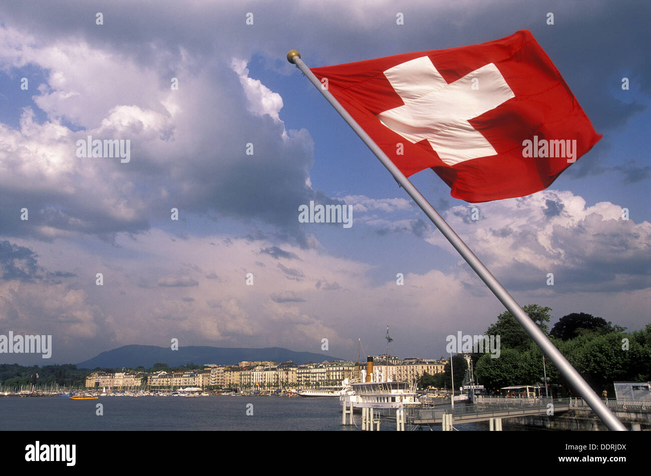 Fahnenmast der schweiz flaggenmast -Fotos und -Bildmaterial in hoher ...
