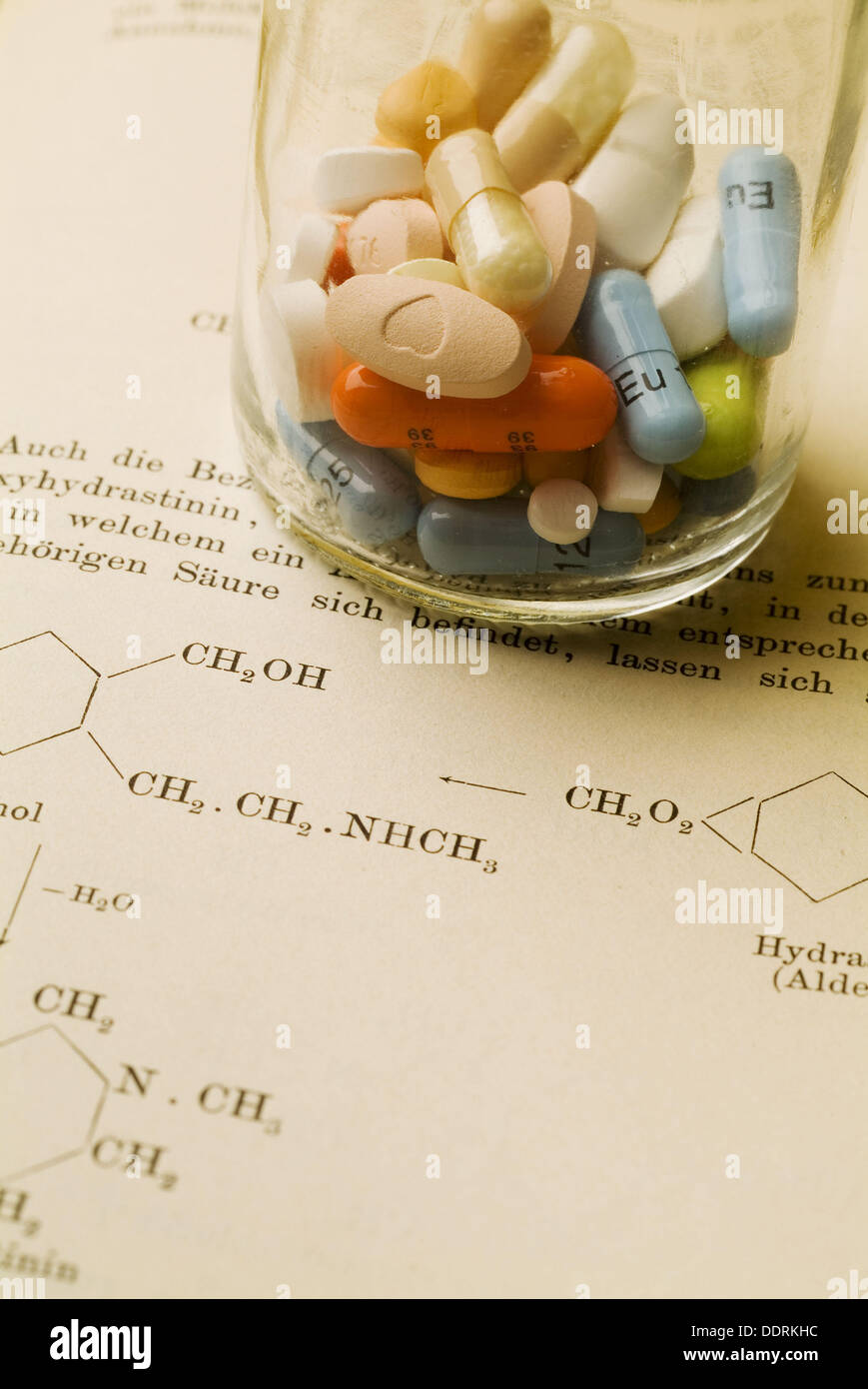 Medizin lernen -Fotos und -Bildmaterial in hoher Auflösung – Alamy