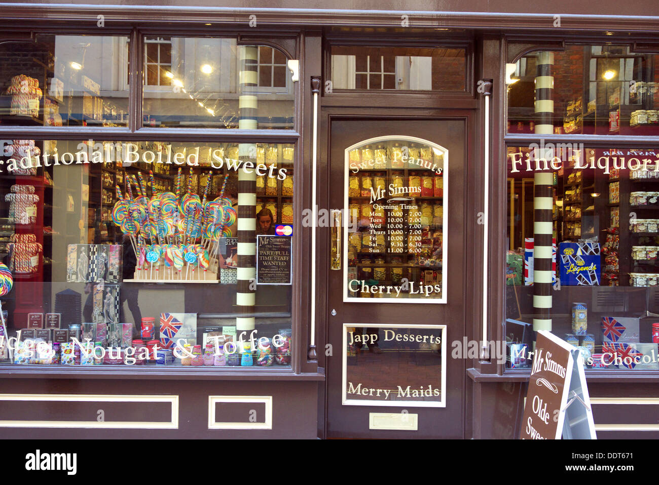 Sweet shop in london england -Fotos und -Bildmaterial in hoher ...