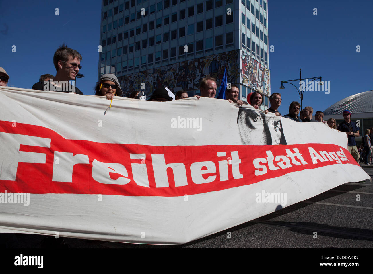 Alexanderplatz Demonstration Stockfotos und -bilder Kaufen - Alamy