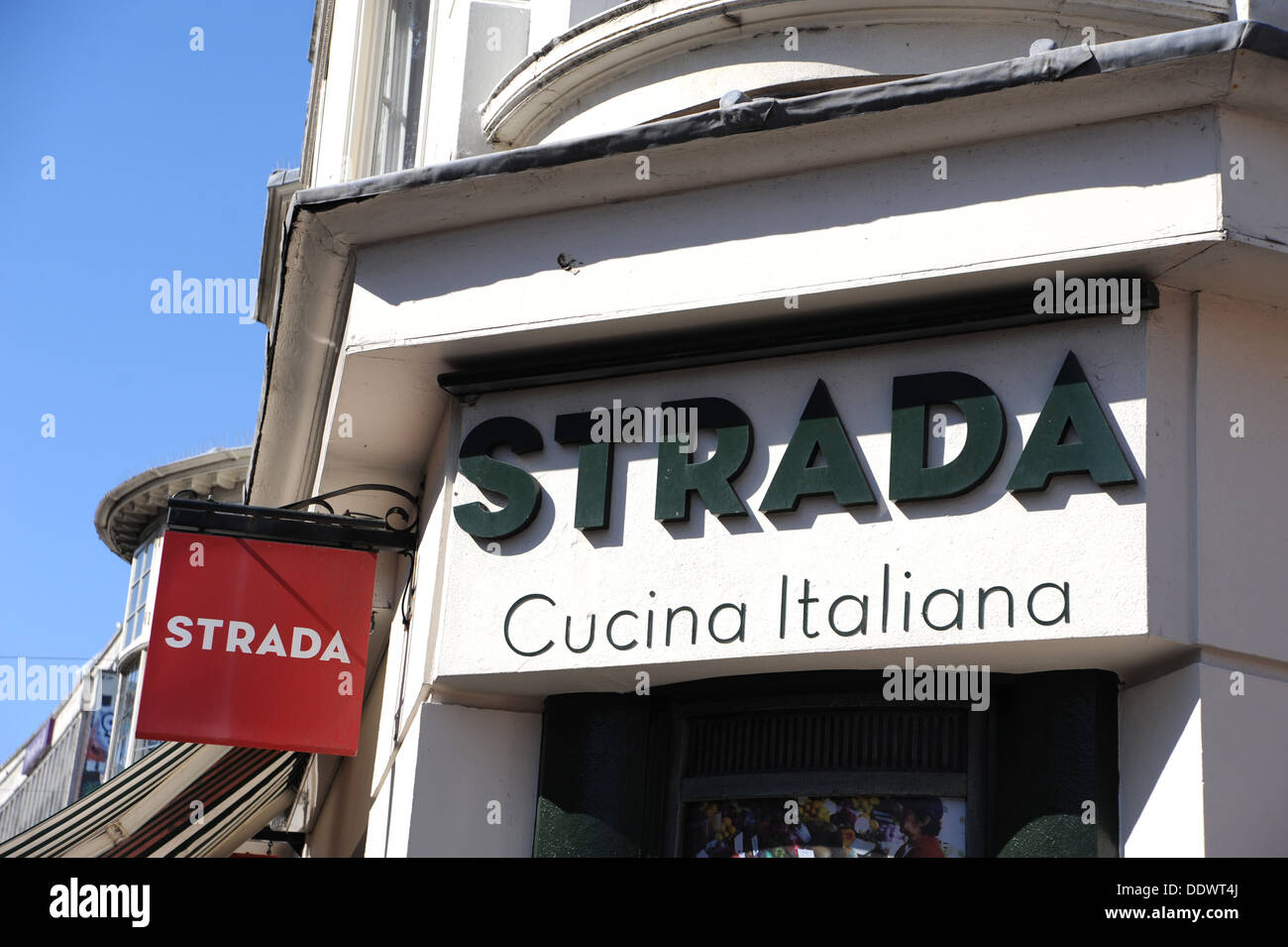 Strada restaurant -Fotos und -Bildmaterial in hoher Auflösung – Alamy